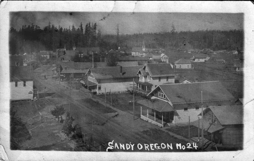 Gateway to the Mountain: The History of Sandy Oregon